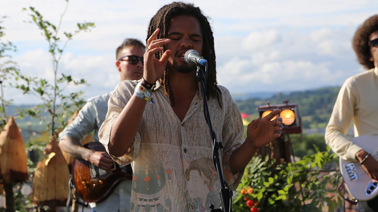 Josh Barry - When I'm Grown (Glastonbury session) - YouTube