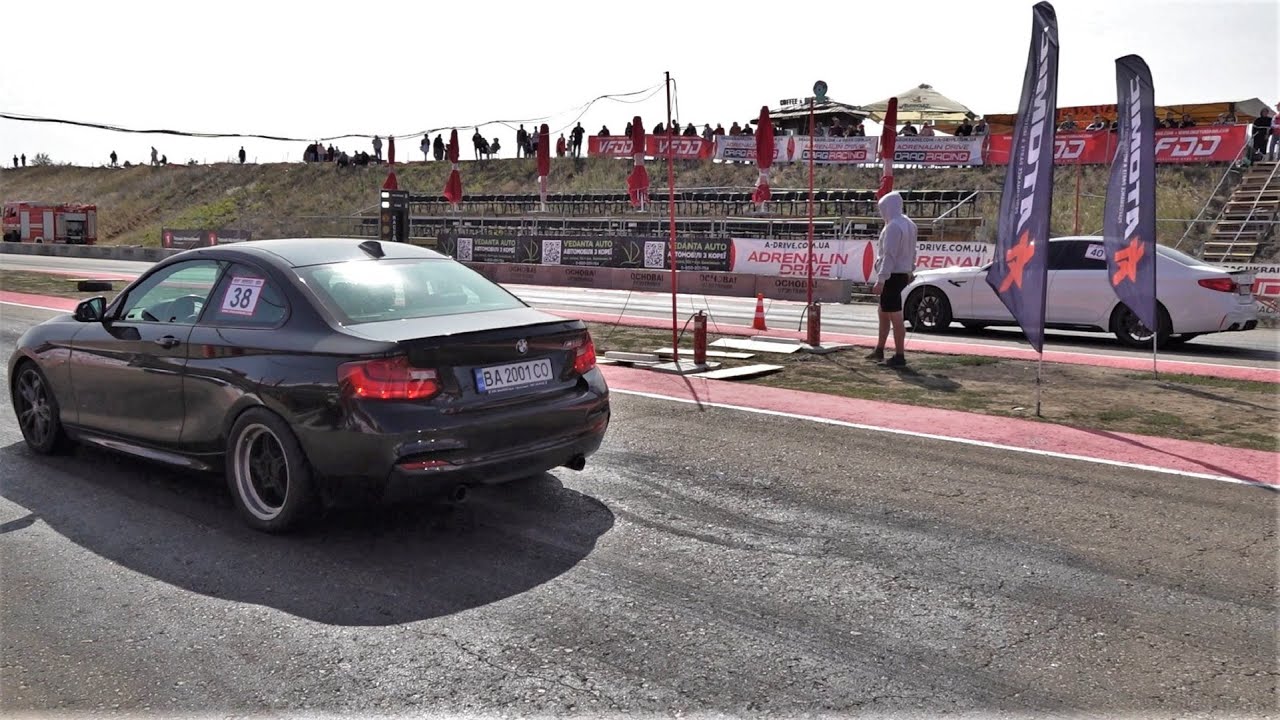 BMW M5 vs BMW M235i - Drag Race - YouTube