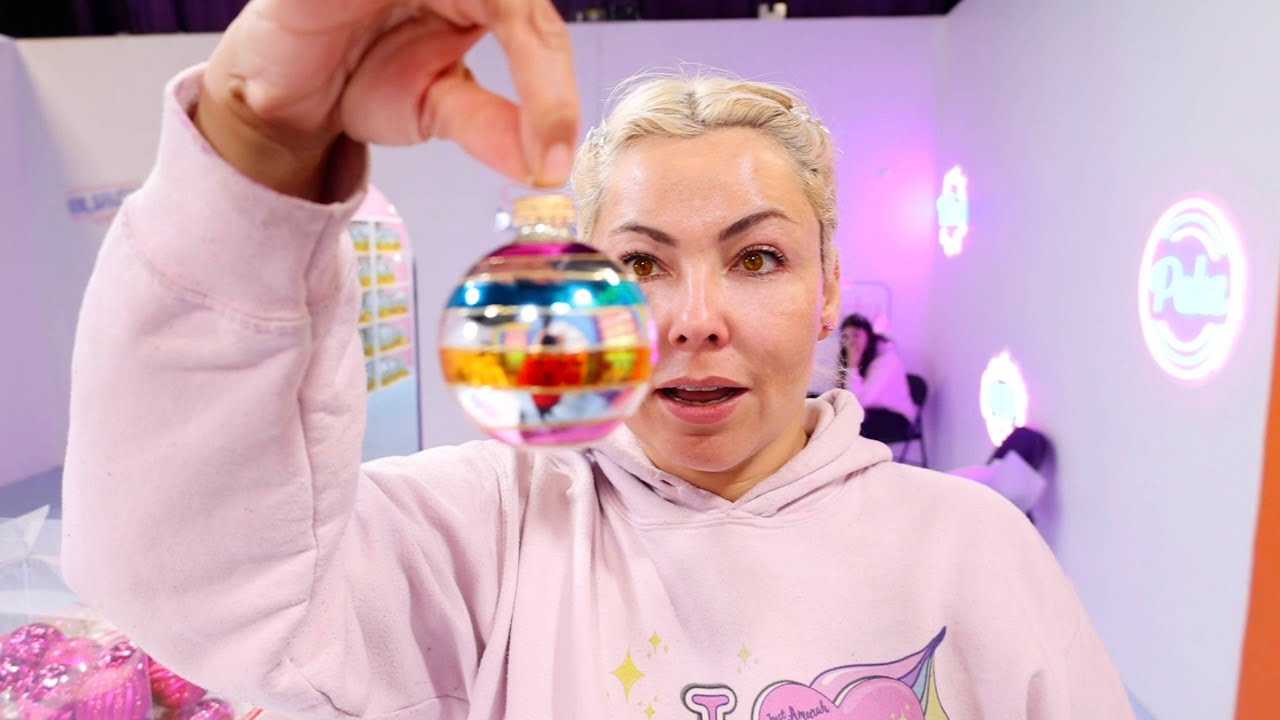 Decorating the Slimeatory for HOLIDAYS!!! - YouTube