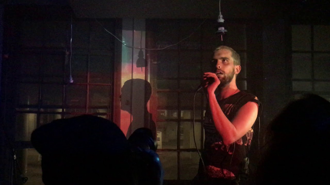 Raven Hollywood @ The Moon - YouTube