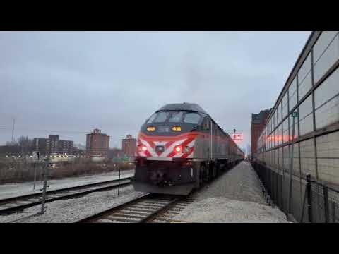 Railfanning the Metra RI Rush Hour at 35th Street "Lou" Jones in Chicago, IL - YouTube