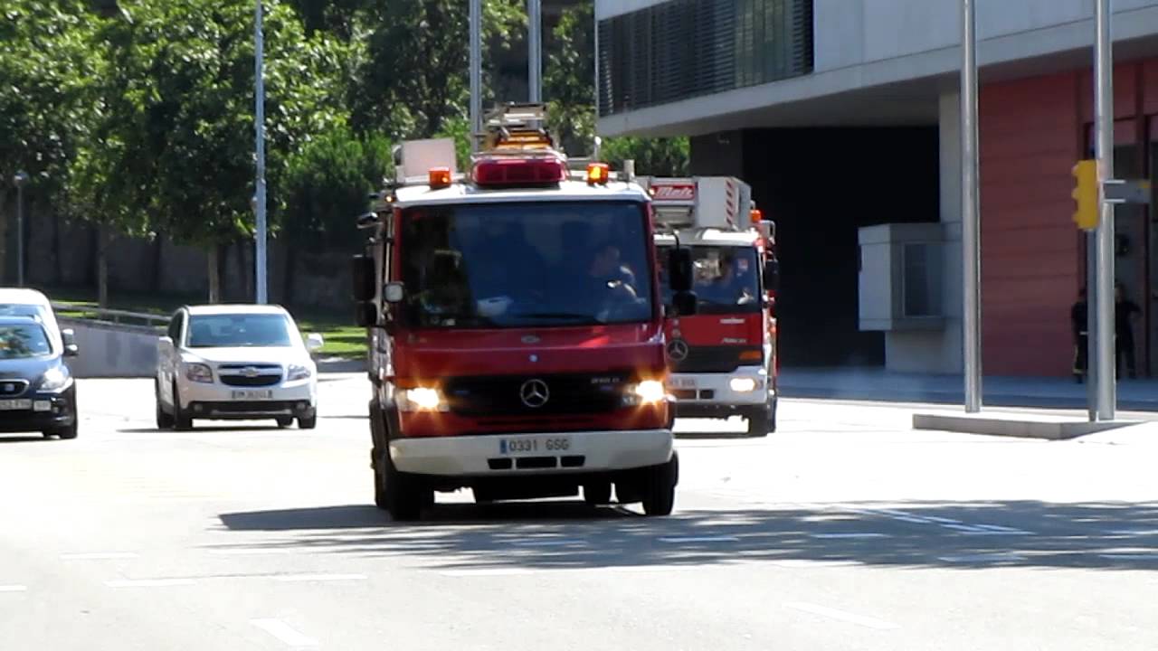 Bombers de Barcelona // Barcelona Fire Brigade - YouTube