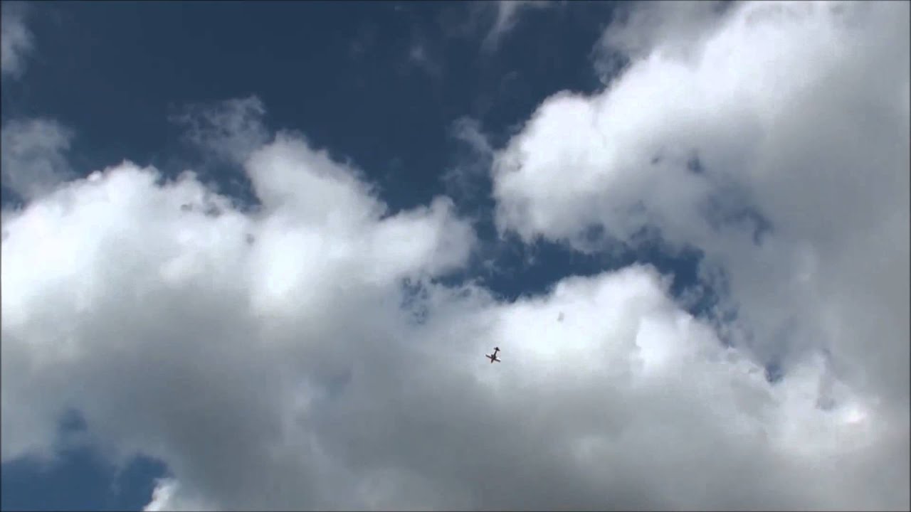 Steve Ashmore Extreme Flight Extra 300 - YouTube