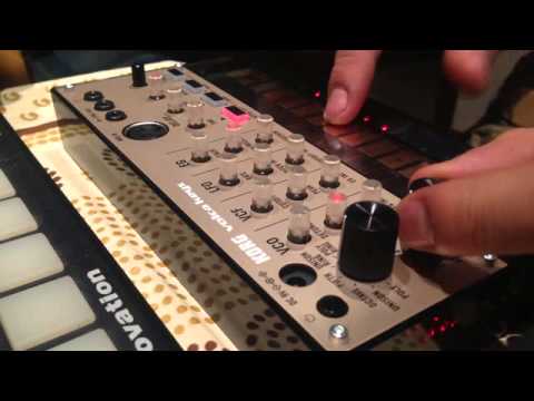 KORG Volca keys ANALOGUE LOOP SYNTH (First Try) - YouTube