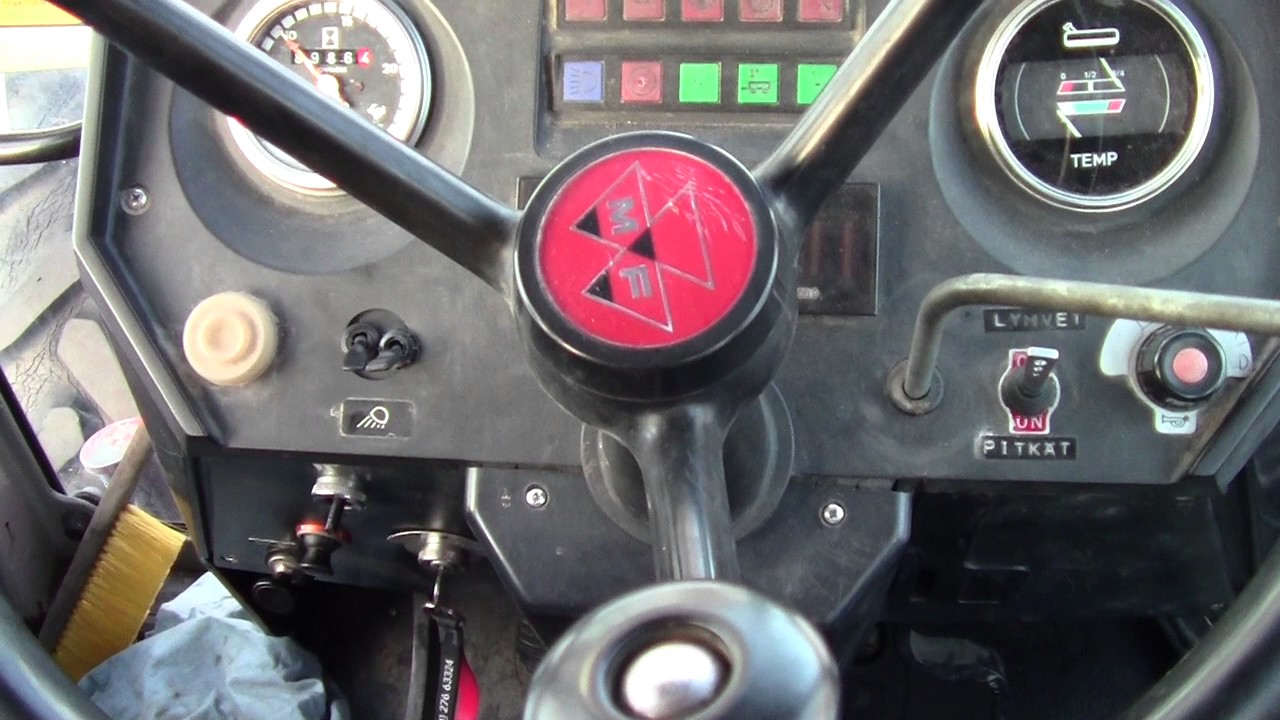 Massey Ferguson 690 - YouTube