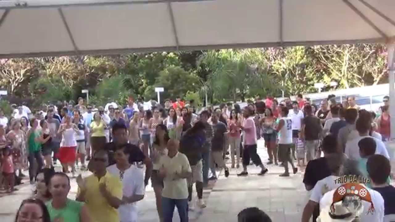 Trio da Lua - Sesc São José dos Campos - YouTube