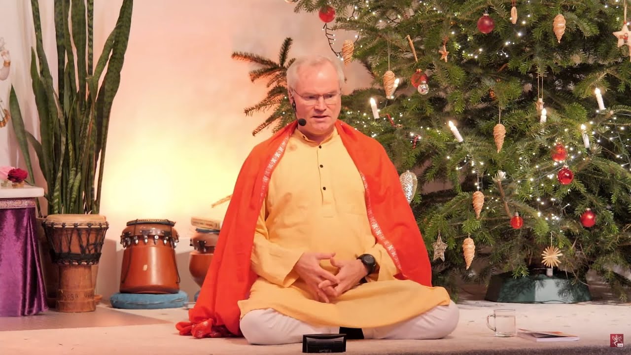 Jubiläumsyogastunde mit Sukadev - Yoga Vidya Live, 10.12.2022, 09:15 ...