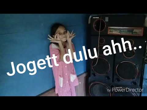 Ngintip bocah lg joged..