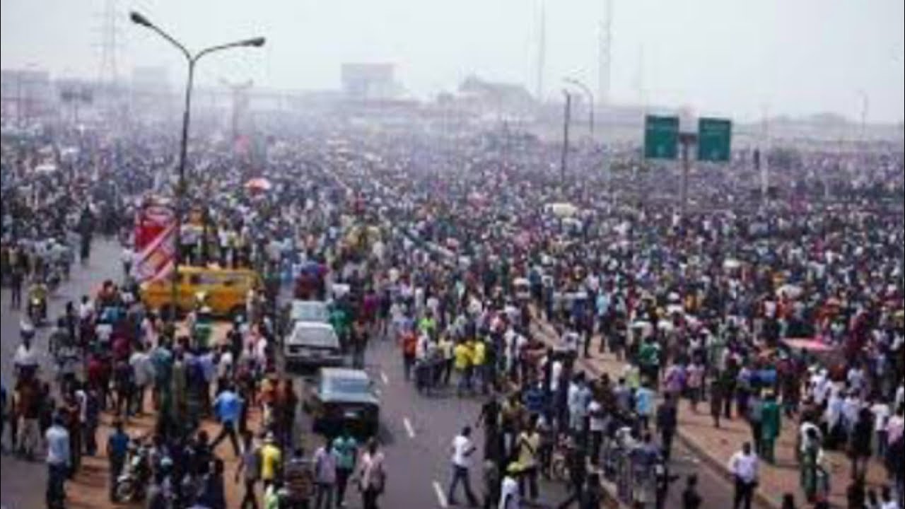 THOUSANDS OF RAILA SUPPORTERS ARRIVES NAIROBI FOR WEDNESDAY PROTESTS ...
