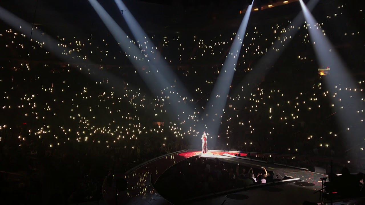 PINK GLITTER IN THE AIR LIVE AT PPG PAINTS ARENA PITTSBURGH 04/07/18 ...