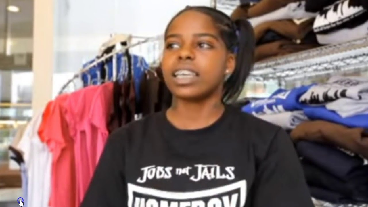 Girl Leaves the Crips Gang - YouTube