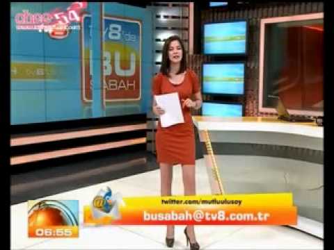 Mutlu Ulusoy Kırmızı Mini Etek   TV8