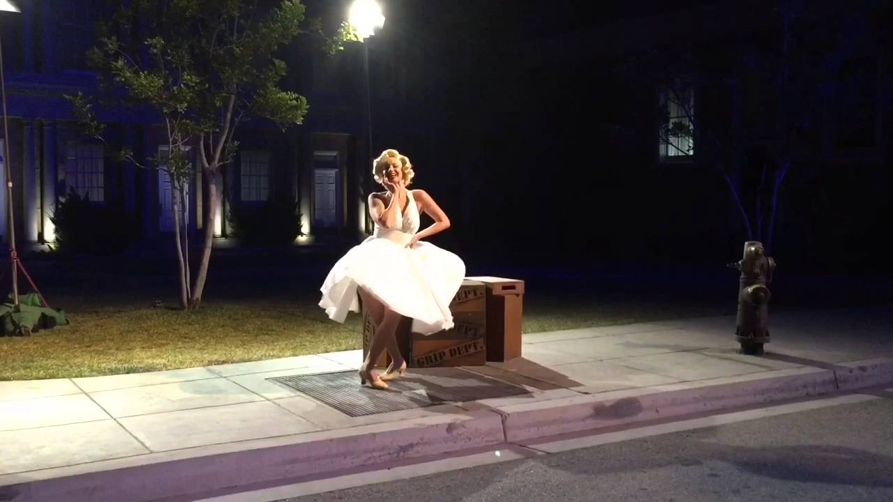 Rachel Farrow presents Marilyn Monroe... - YouTube