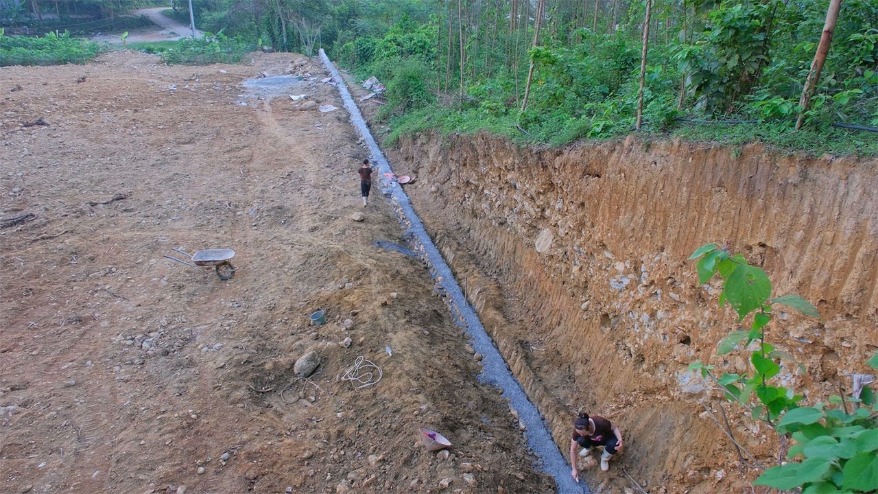 30 days fast forward the process of building a 100m long fence - YouTube