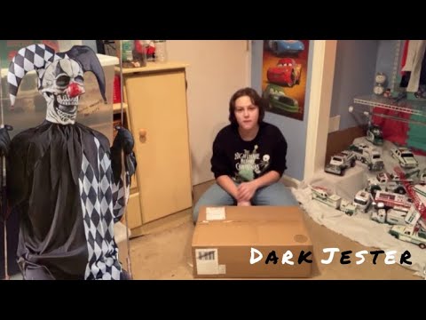 Spirit Halloween 2017 | Dark Jester on a Swing | Unboxing and Setup ...