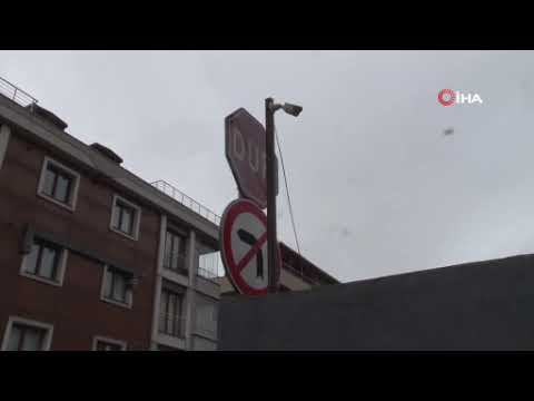 Ataşehir’de dörtyol kavşağında yaşanan kazalar kamerada