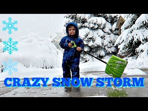 CRAZY SNOW STORM - FLIP FLOPS IN THE SNOW CHALLENGE - PLAYING IN THE ...