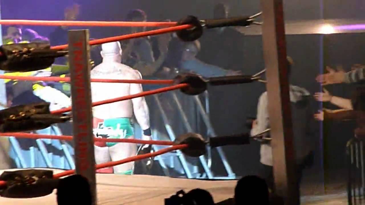 TNA_Paris_20100125_Rhino_Hernandez_Après_Match.avi - YouTube