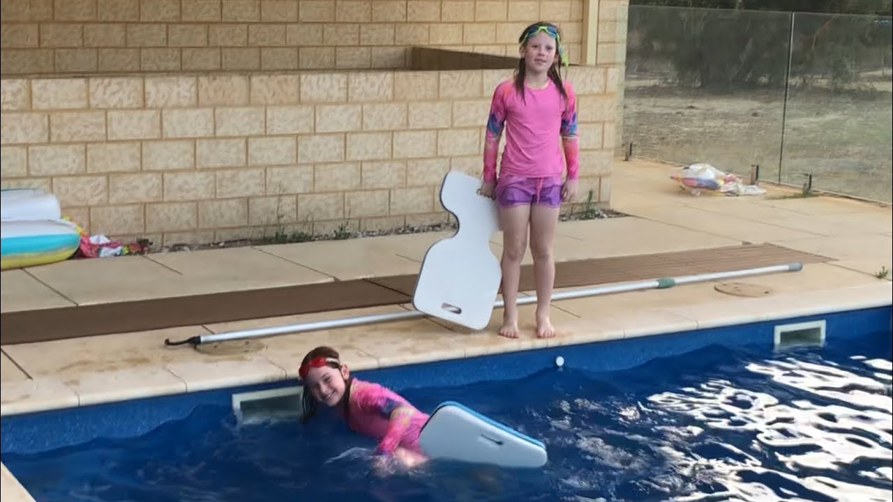 POOL CHALLENGES! 😃😃🩵💅🏊‍♀️ - YouTube