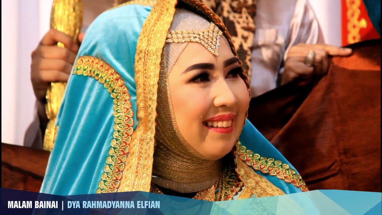 Malam Bainai Budaya Pernikahan di Minangkabau - YouTube
