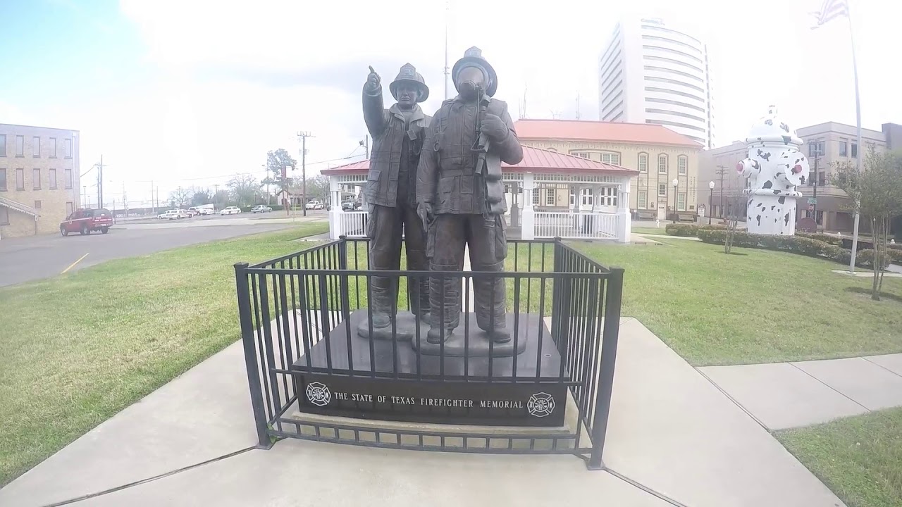 World's Largest Fire Hydrant (Beaumont, TX) - YouTube