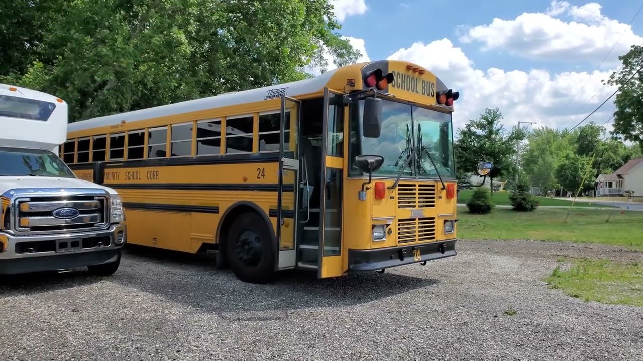 2004 Thomas EF [CAT 3126] - YouTube