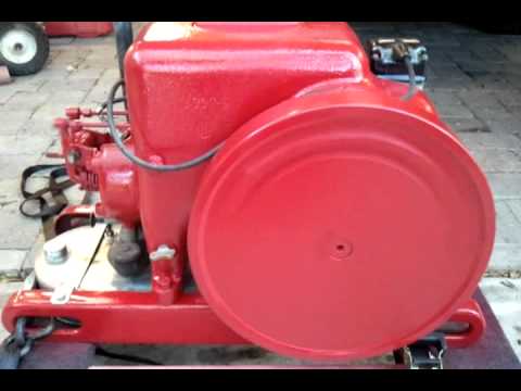 Mike's IHC LA engine - YouTube