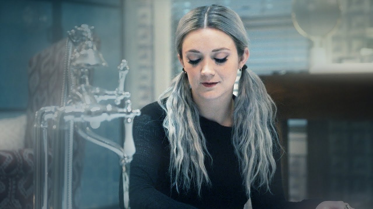 Winter Anderson II She's just that type of girl - YouTube