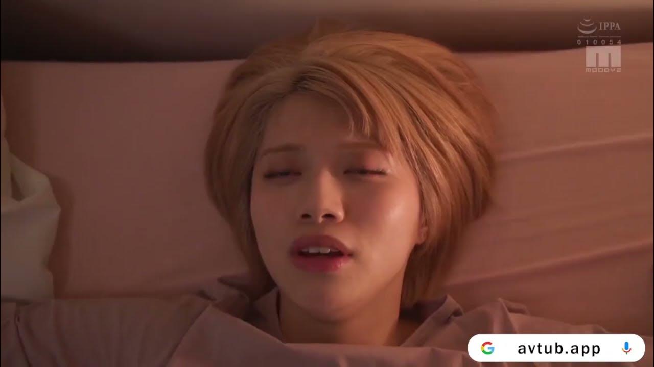 Gadis Pirang Sedang Mabuk Asmara AVTub - YouTube