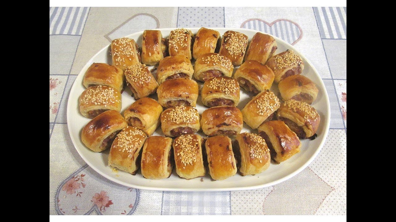 Feuilletés à la viande hachée / Слойки с мясом / Meat puffs / Mini ...