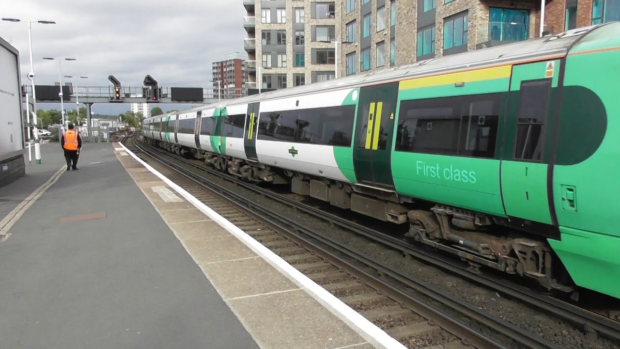 Southern Class 377 Arriving Into East Croydon (13/10/17) - YouTube