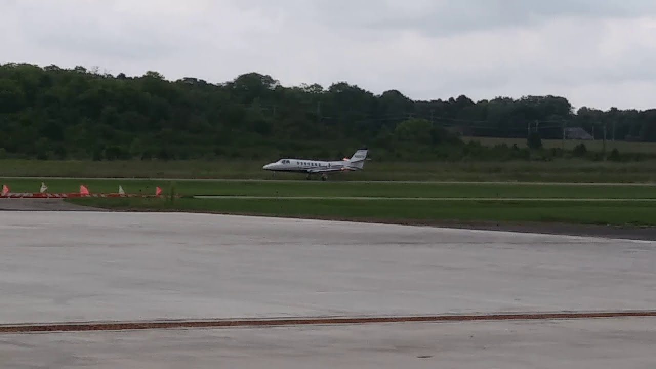 Private Jet Takeoff at Butler County Regional Airport Hamilton, Ohio 08 ...