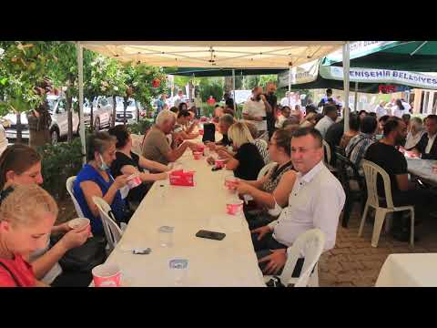 Mersin Dersimliler Derneği aşure lokması paylaştı