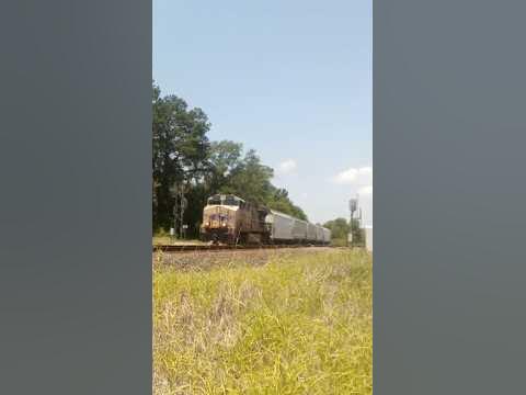 UP #5343 leads a very short and slow EB to Livonia, Louisiana!!!! - YouTube
