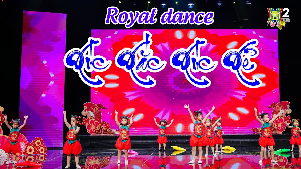 XÚC XẮC XÚC XẺ - Royal dance | Em Chào Tết - YouTube