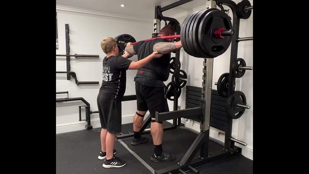 Strongman Eddie Hall Hits Massive 265-kg (584-lb) Squat For Reps - YouTube