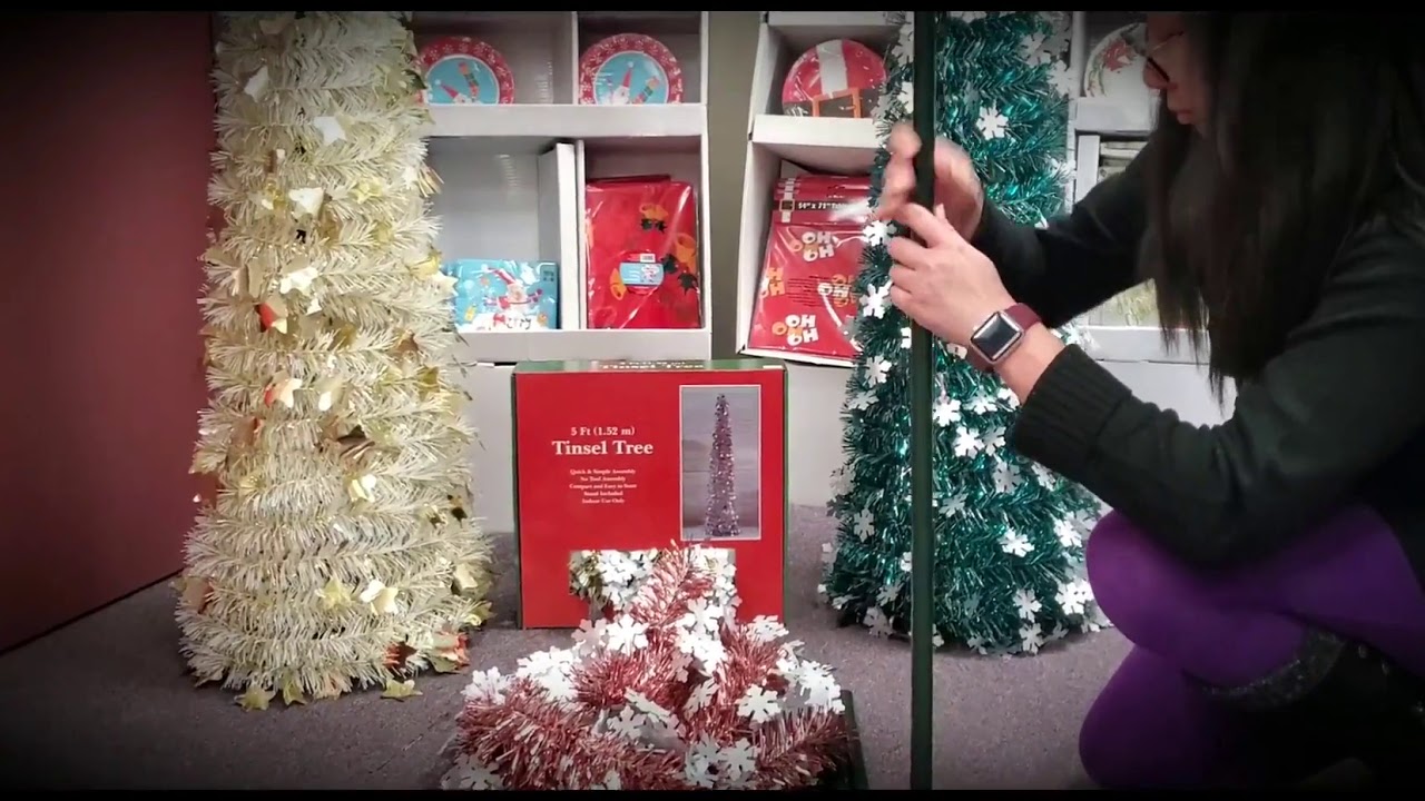 How to build a Christmas Tree in just 1 minute? - YouTube