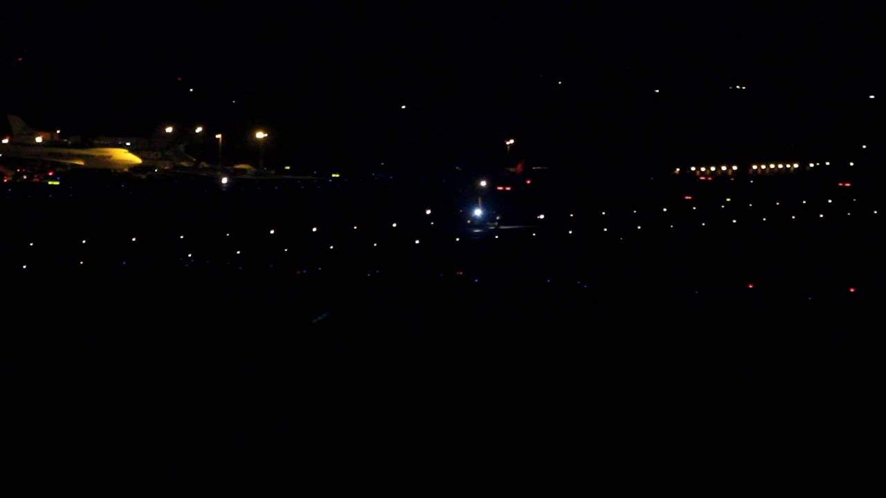 Jet Airways 737 night take off at Chennai Airport - YouTube