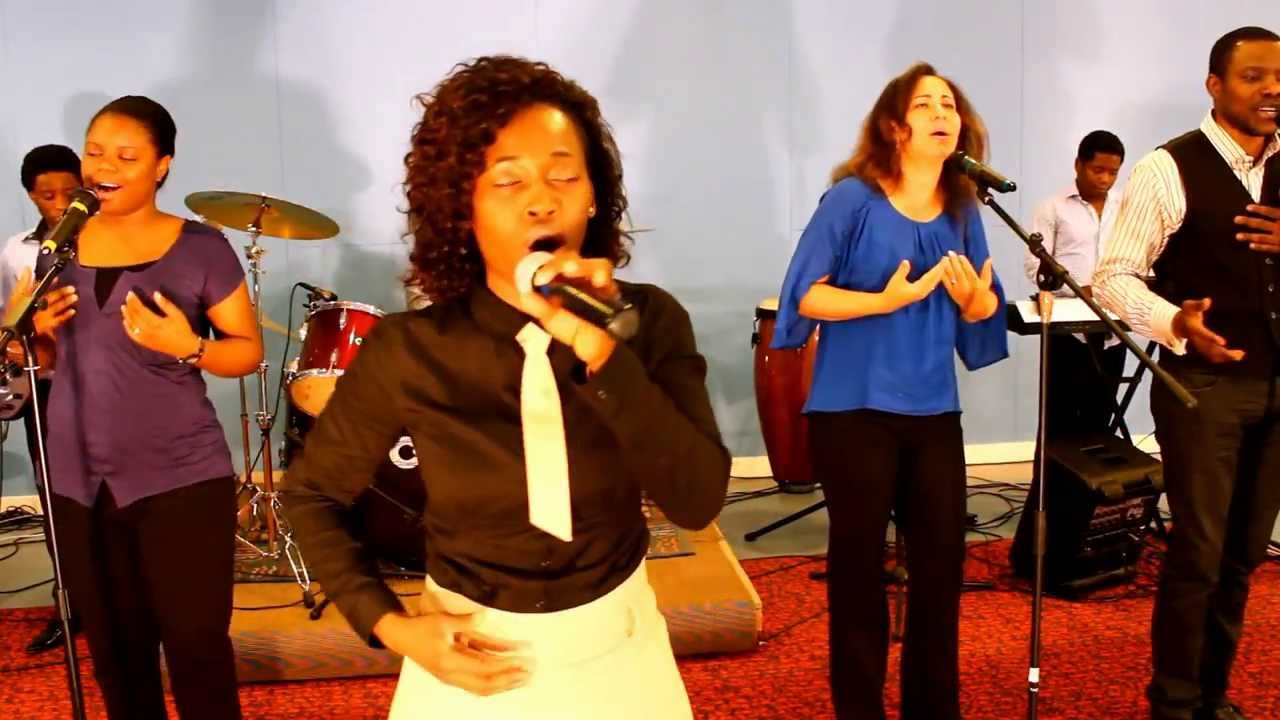 Reçois l'adoration - Isabel Gamboa - YouTube