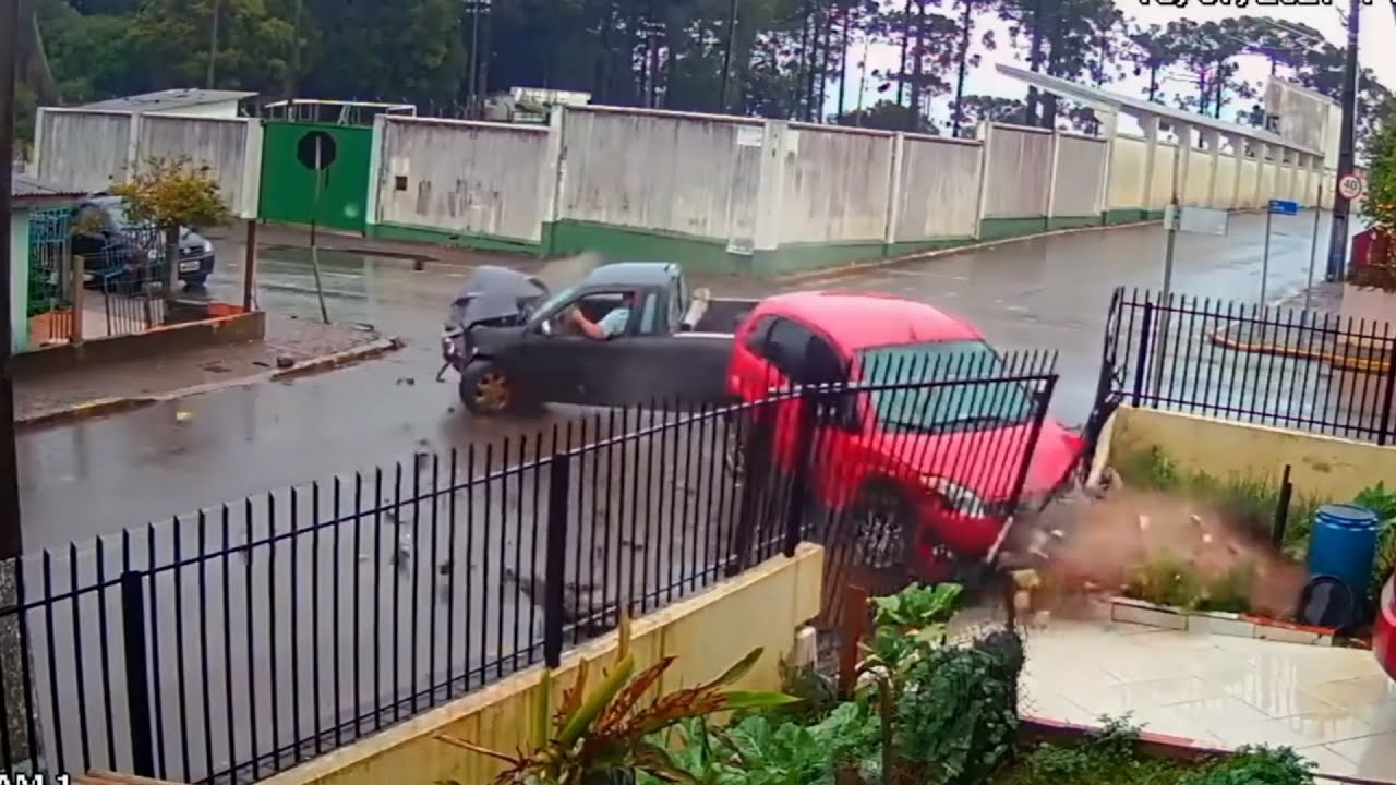 People Running Red Lights and Stop Signs - YouTube
