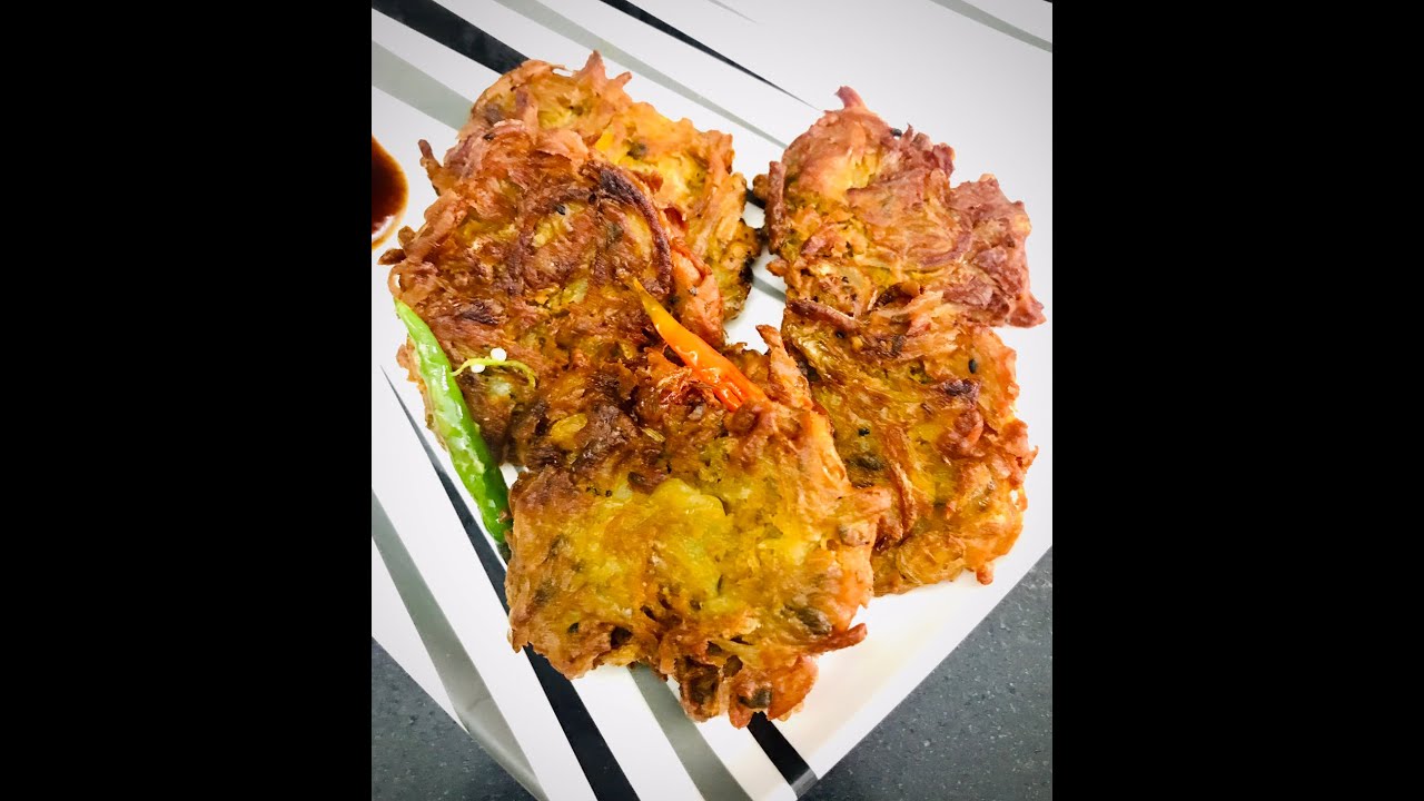How to make Pyaaz ka pakoda/Pyaji/onion pakoda - YouTube