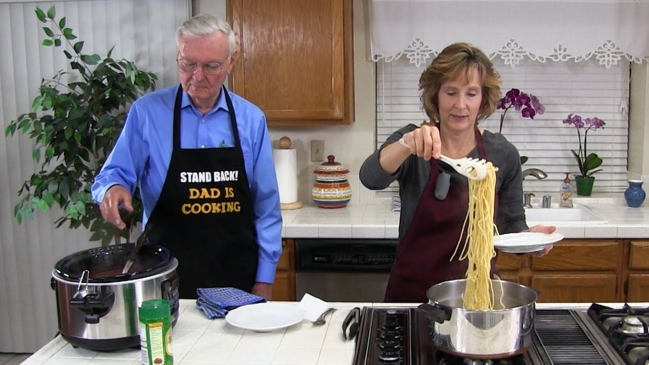 How to Make Spaghetti: Make Spaghetti for an Easy, Healthy Dinner ...