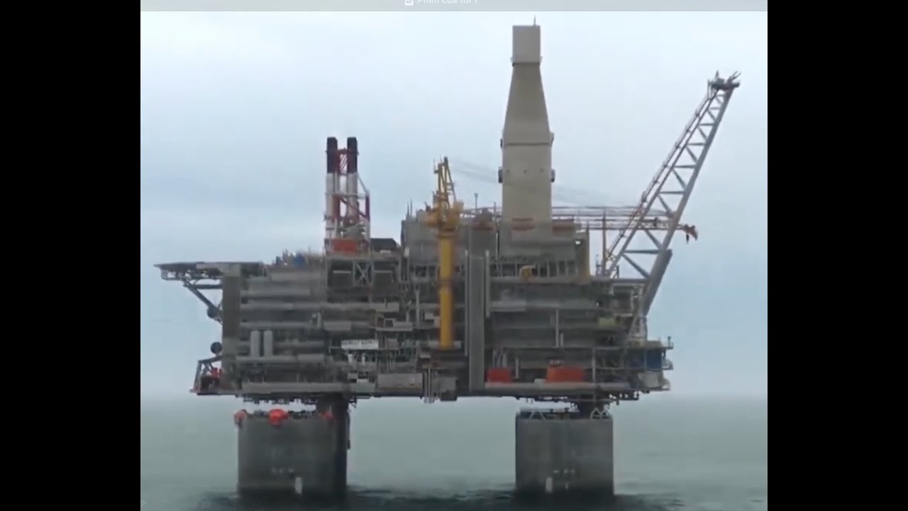 The Biggest Oil Offshore Platform In The World - YouTube