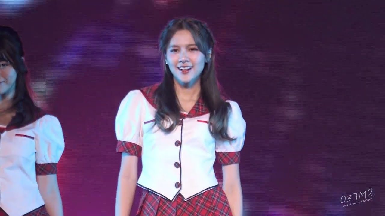 BNK48 Namneung - Skirt, Hirari @ BNK48 12th "Believers" FIRST ...