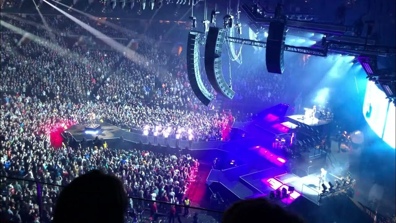 Muse - Intro Algorithm & Pressure (Live In Philadelphia 4/17/19) - YouTube