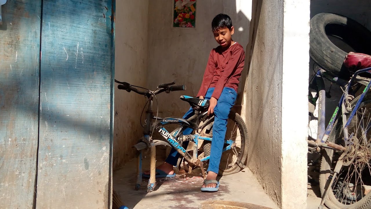 Ye Kya Ho Gaya Chinu Ki Cycle Ko😂 - YouTube