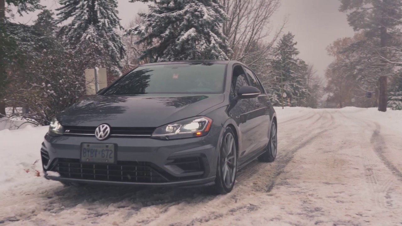 Launching the 2018 Golf R in snow - YouTube