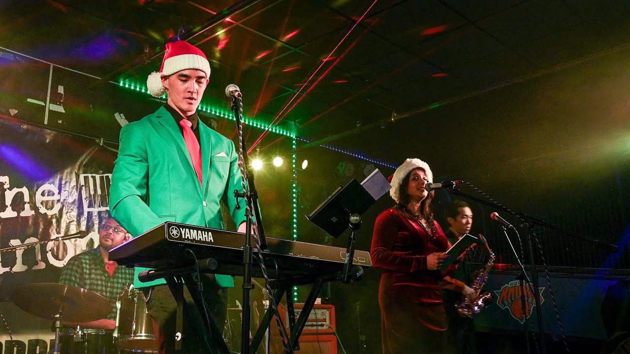 Quinnz Pinz Christmas Show - YouTube