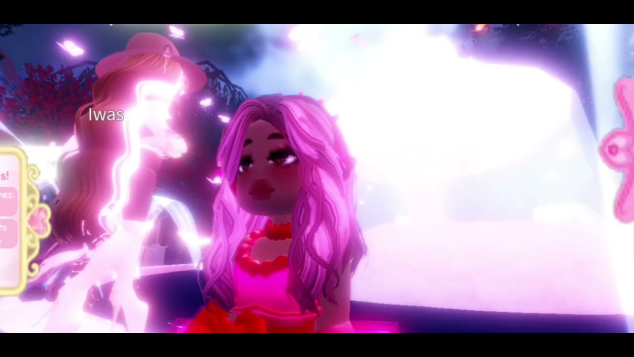 Playing royale high - YouTube