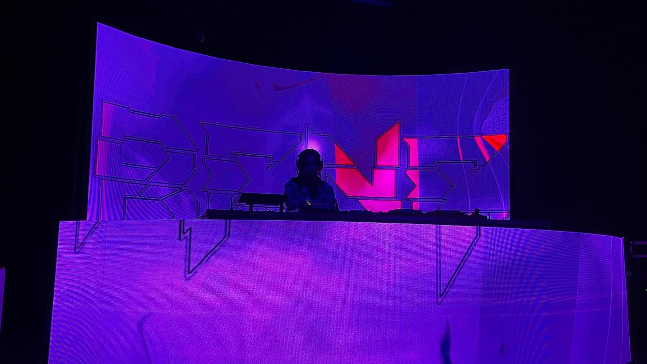 Behind The Decks: My unforgettable night at Liquid Madison - YouTube